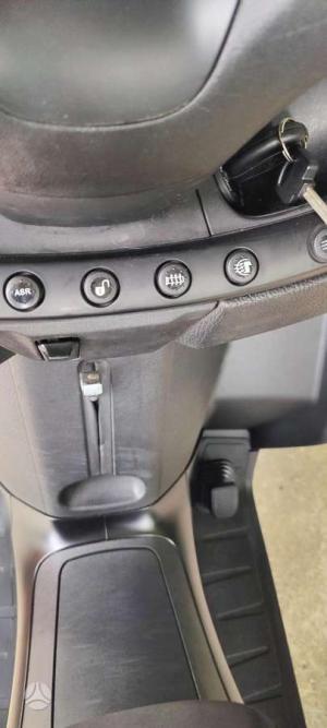 Pelēks Piaggio MP3 2020 Tauragė, ar dzinēja tilpumu 0.35 L un nobraukumu 12 tūkst. km par 2350 €, foto 7 vietnē AUTOMOTO.COM.LV