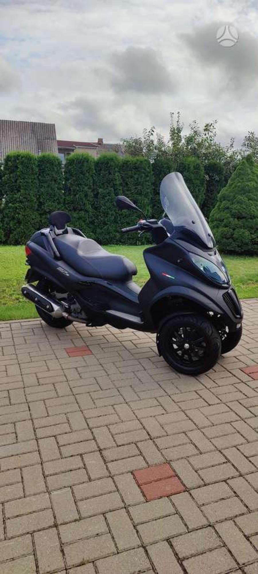 Pelēks Piaggio MP3 2020 Tauragė, ar dzinēja tilpumu 0.35 L un nobraukumu 12 tūkst. km par 2350 €, foto 10 vietnē AUTOMOTO.COM.LV