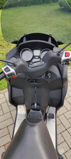 Pelēks Piaggio MP3 2020 Tauragė, ar dzinēja tilpumu 0.35 L un nobraukumu 12 tūkst. km par 2350 €, foto 14 vietnē AUTOMOTO.COM.LV
