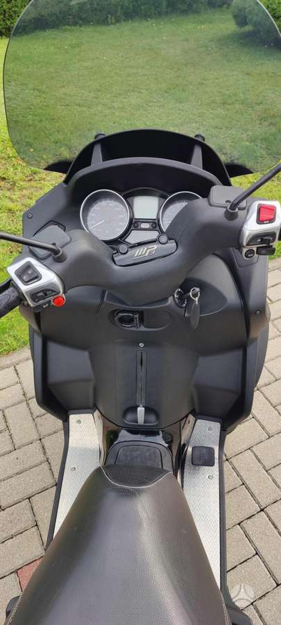 Pelēks Piaggio MP3 2020 Tauragė, ar dzinēja tilpumu 0.35 L un nobraukumu 12 tūkst. km par 2350 €, foto 14 vietnē AUTOMOTO.COM.LV