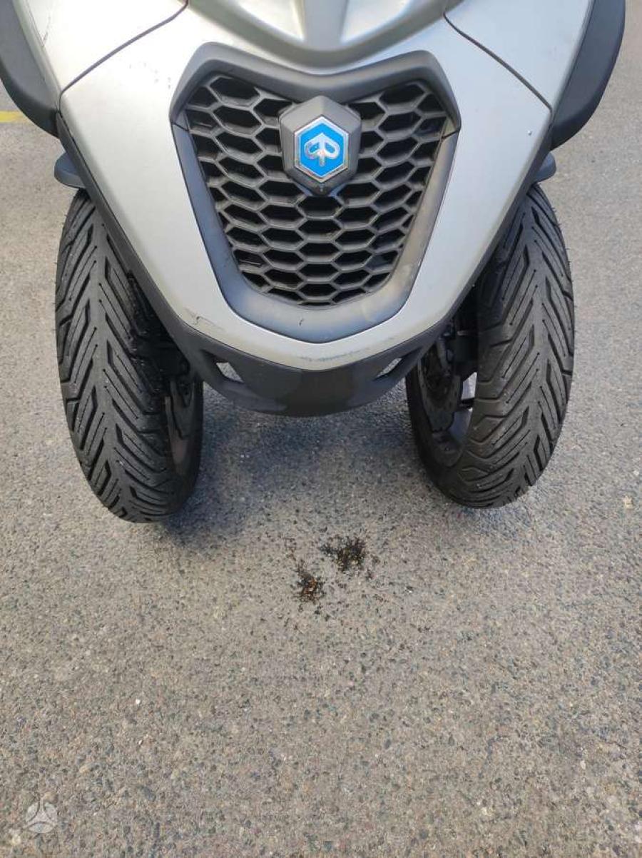 Pelēks Piaggio MP3 2021 Viļņa, ar dzinēja tilpumu 0.40 L un nobraukumu 34 tūkst. km par 4600 €, foto 5 vietnē AUTOMOTO.COM.LV