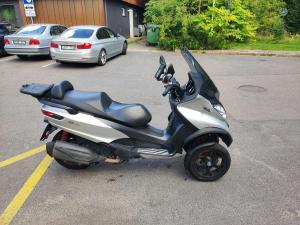 Pelēks Piaggio MP3 2021 Viļņa, ar dzinēja tilpumu 0.40 L un nobraukumu 34 tūkst. km par 4600 €, foto 6 vietnē AUTOMOTO.COM.LV