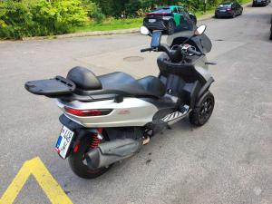 Pelēks Piaggio MP3 2021 Viļņa, ar dzinēja tilpumu 0.40 L un nobraukumu 34 tūkst. km par 4600 €, foto 8 vietnē AUTOMOTO.COM.LV