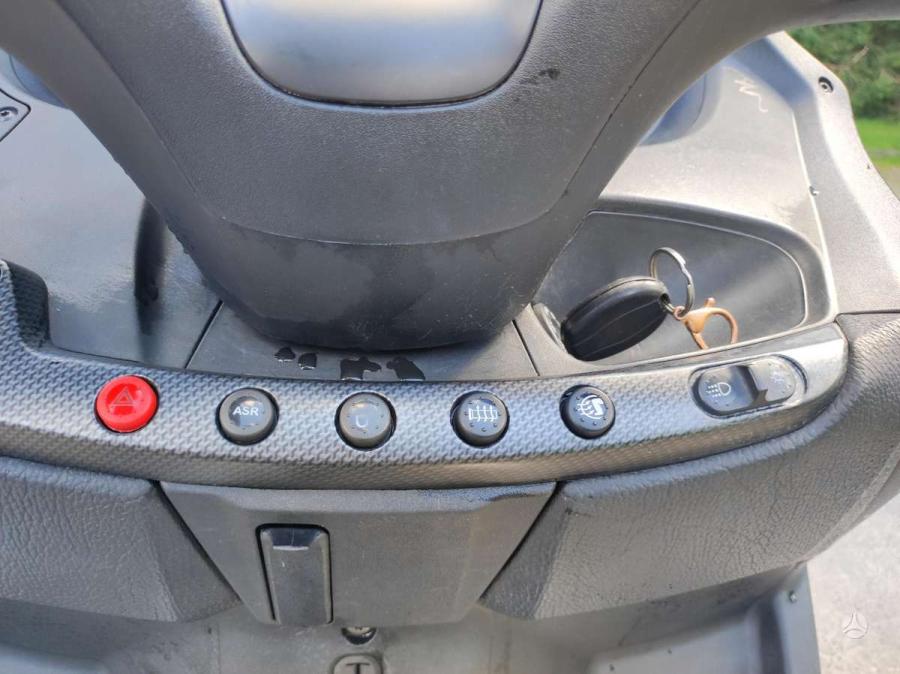 Pelēks Piaggio MP3 2021 Viļņa, ar dzinēja tilpumu 0.40 L un nobraukumu 34 tūkst. km par 4600 €, foto 11 vietnē AUTOMOTO.COM.LV
