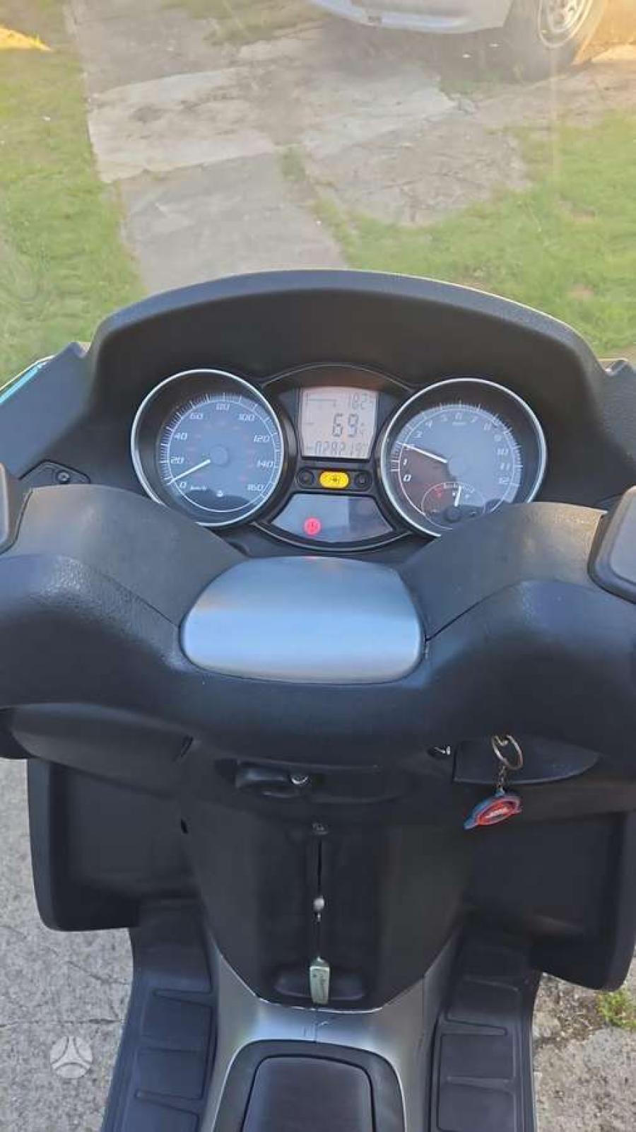 Piaggio MP3 2007 in Vilnius, with an engine capacity of 0.25 L and mileage of 29 thousand km for 1050 €, photo 8 on AUTOMOTO.COM.LV