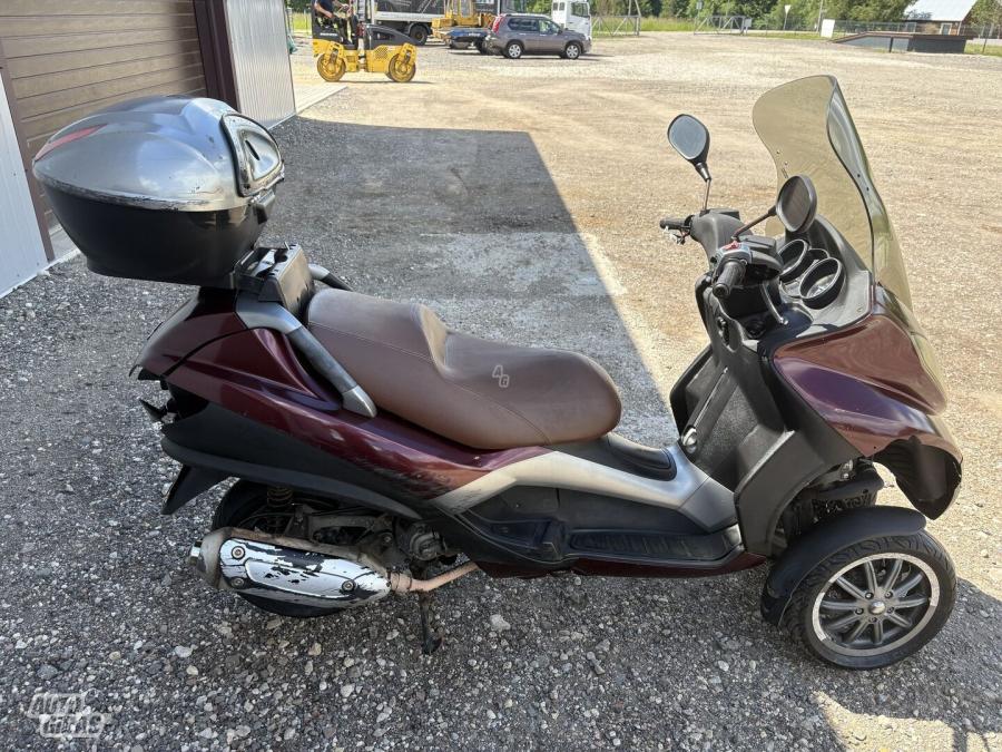 Piaggio MP3 2007 Kelmė, ar dzinēja tilpumu 0.13 L un nobraukumu 33 tūkst. km par 515 €, foto 3 vietnē AUTOMOTO.COM.LV