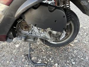 Piaggio MP3 2007 Kelmė, ar dzinēja tilpumu 0.13 L un nobraukumu 33 tūkst. km par 515 €, foto 11 vietnē AUTOMOTO.COM.LV