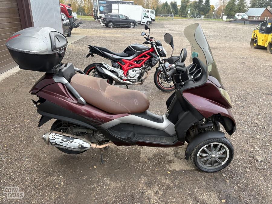 Piaggio MP3 2007 Kelmė, ar dzinēja tilpumu 0.13 L un nobraukumu 33 tūkst. km par 465 €, foto 3 vietnē AUTOMOTO.COM.LV