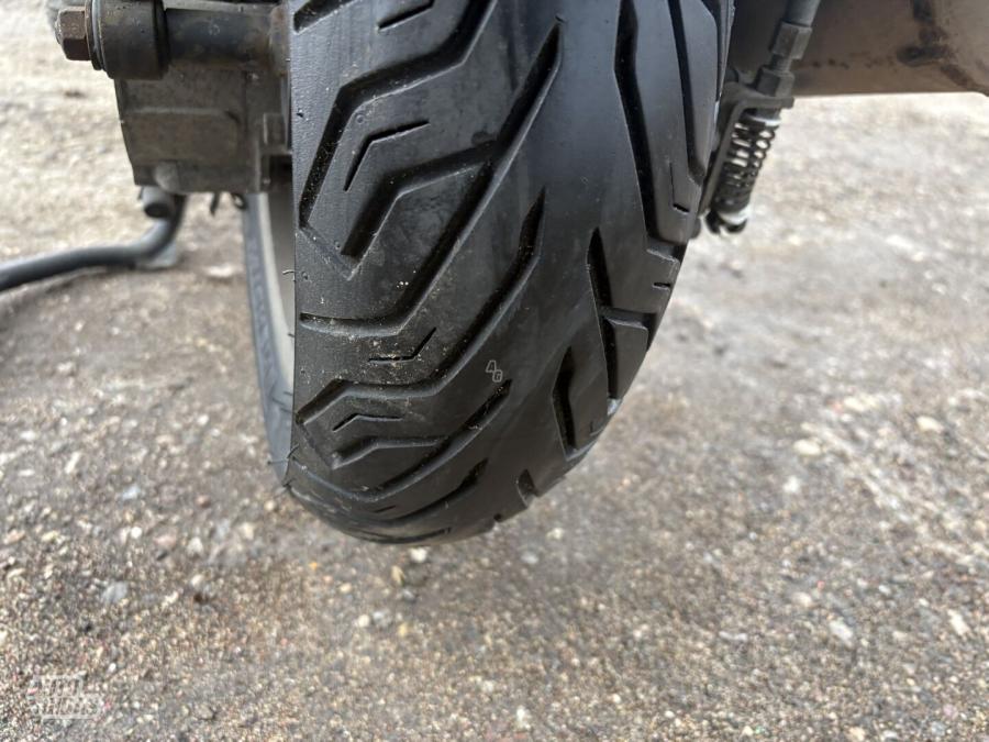 Piaggio MP3 2007 Kelmė, ar dzinēja tilpumu 0.13 L un nobraukumu 33 tūkst. km par 465 €, foto 10 vietnē AUTOMOTO.COM.LV