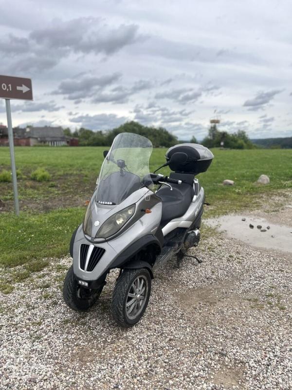 Piaggio MP3 2008 Kauņa, ar dzinēja tilpumu 0.40 L un nobraukumu 54 tūkst. km par 2100 €, foto 1 vietnē AUTOMOTO.COM.LV