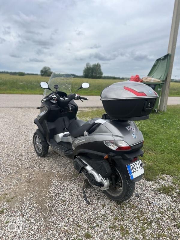 Piaggio MP3 2008 Kauņa, ar dzinēja tilpumu 0.40 L un nobraukumu 54 tūkst. km par 2100 €, foto 2 vietnē AUTOMOTO.COM.LV