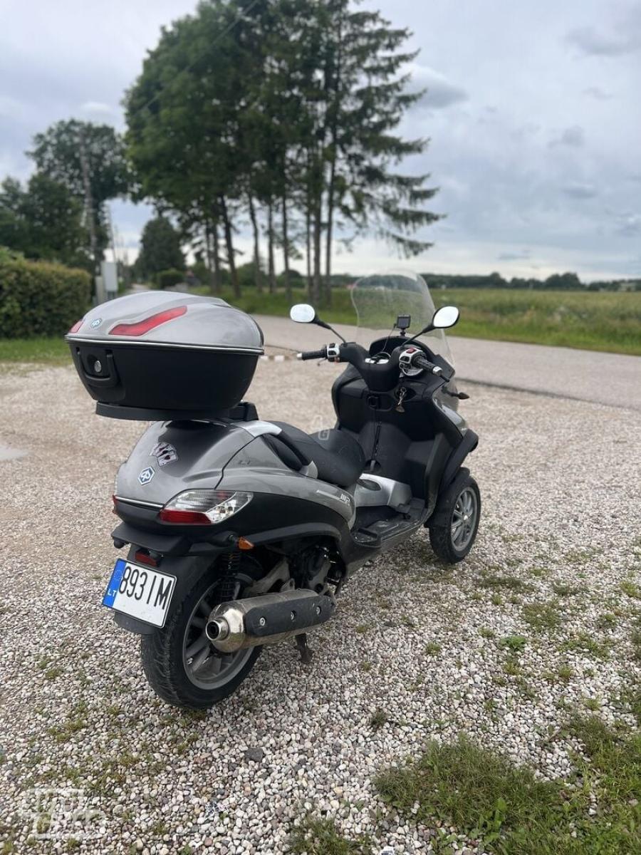 Piaggio MP3 2008 Kauņa, ar dzinēja tilpumu 0.40 L un nobraukumu 54 tūkst. km par 2100 €, foto 5 vietnē AUTOMOTO.COM.LV