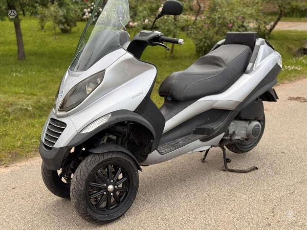 Piaggio MP3 2008 Mažeikiai, ar dzinēja tilpumu 0.25 L un nobraukumu 18 tūkst. km par 1250 €, foto 1 vietnē AUTOMOTO.COM.LV