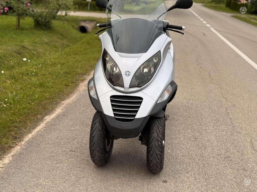 Piaggio MP3 2008 in Mazeikiai, with an engine capacity of 0.25 L and mileage of 18 thousand km for 1250 €, photo 4 on AUTOMOTO.COM.LV