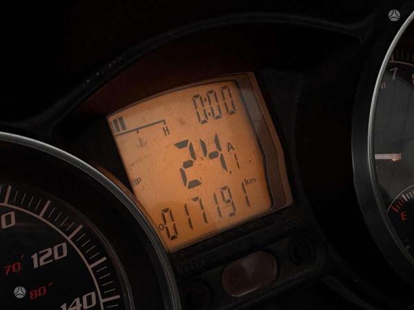 Piaggio MP3 2008 Mažeikiai, ar dzinēja tilpumu 0.25 L un nobraukumu 18 tūkst. km par 1250 €, foto 4 vietnē AUTOMOTO.COM.LV