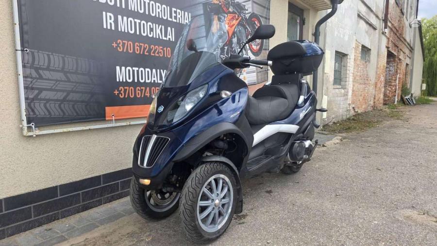 Piaggio MP3 2008 in Panevezys, with an engine capacity of 0.40 L and mileage of 46 thousand km for 1850 €, photo 3 on AUTOMOTO.COM.LV