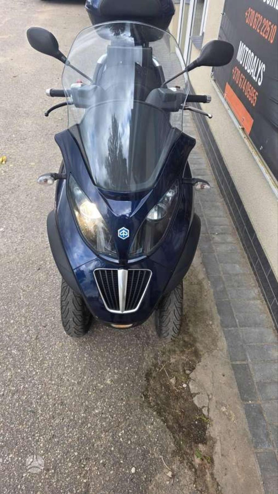 Piaggio MP3 2008 in Panevezys, with an engine capacity of 0.40 L and mileage of 46 thousand km for 1850 €, photo 6 on AUTOMOTO.COM.LV