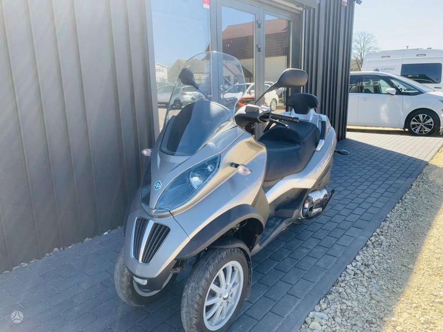 Piaggio MP3 2009 in Taurage, with an engine capacity of 0.40 L and mileage of 12 thousand km for 2300 €, photo 1 on AUTOMOTO.COM.LV