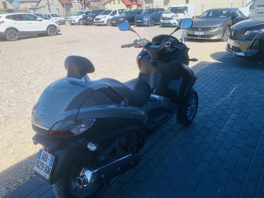 Piaggio MP3 2009 in Taurage, with an engine capacity of 0.40 L and mileage of 12 thousand km for 2300 €, photo 4 on AUTOMOTO.COM.LV