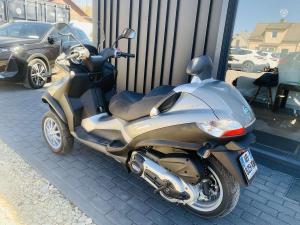 Piaggio MP3 2009 in Taurage, with an engine capacity of 0.40 L and mileage of 12 thousand km for 2300 €, photo 5 on AUTOMOTO.COM.LV