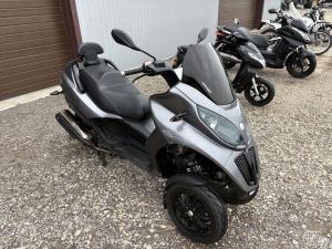 Piaggio MP3 2009 Kelmė, ar dzinēja tilpumu 0.40 L un nobraukumu 36 tūkst. km par 1130 €, foto  vietnē AUTOMOTO.COM.LV