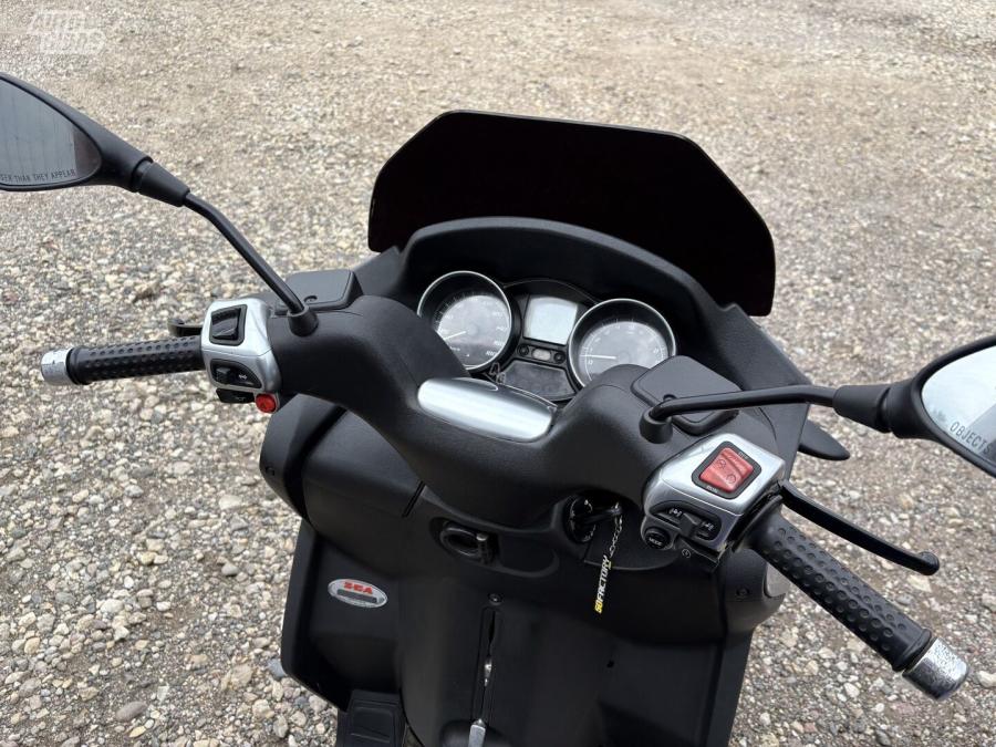 Piaggio MP3 2009 Kelmė, ar dzinēja tilpumu 0.40 L un nobraukumu 36 tūkst. km par 1130 €, foto 15 vietnē AUTOMOTO.COM.LV