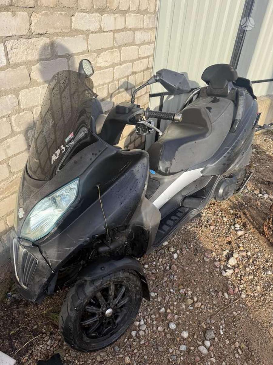 Piaggio MP3 2009 in Taurage, with an engine capacity of 0.40 L and mileage of 78 thousand km for 950 €, photo 1 on AUTOMOTO.COM.LV