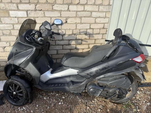 Piaggio MP3 2009 Tauragė, ar dzinēja tilpumu 0.40 L un nobraukumu 78 tūkst. km par 950 €, foto 2 vietnē AUTOMOTO.COM.LV