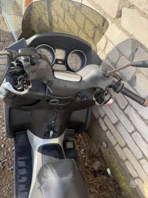 Piaggio MP3 2009 in Taurage, with an engine capacity of 0.40 L and mileage of 78 thousand km for 950 €, photo 5 on AUTOMOTO.COM.LV