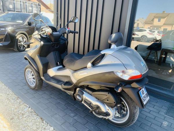 Piaggio MP3 2009 in Taurage, with an engine capacity of 0.40 L and mileage of 12 thousand km for 2200 €, photo 4 on AUTOMOTO.COM.LV