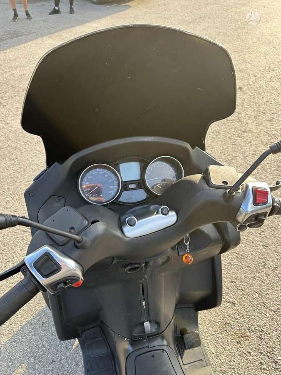 Piaggio MP3 2009 в Каунас, объемом двигателя 0.40 л и пробегом 49 тыс. км за 1800 €, фото 6 на AUTOMOTO.COM.LV