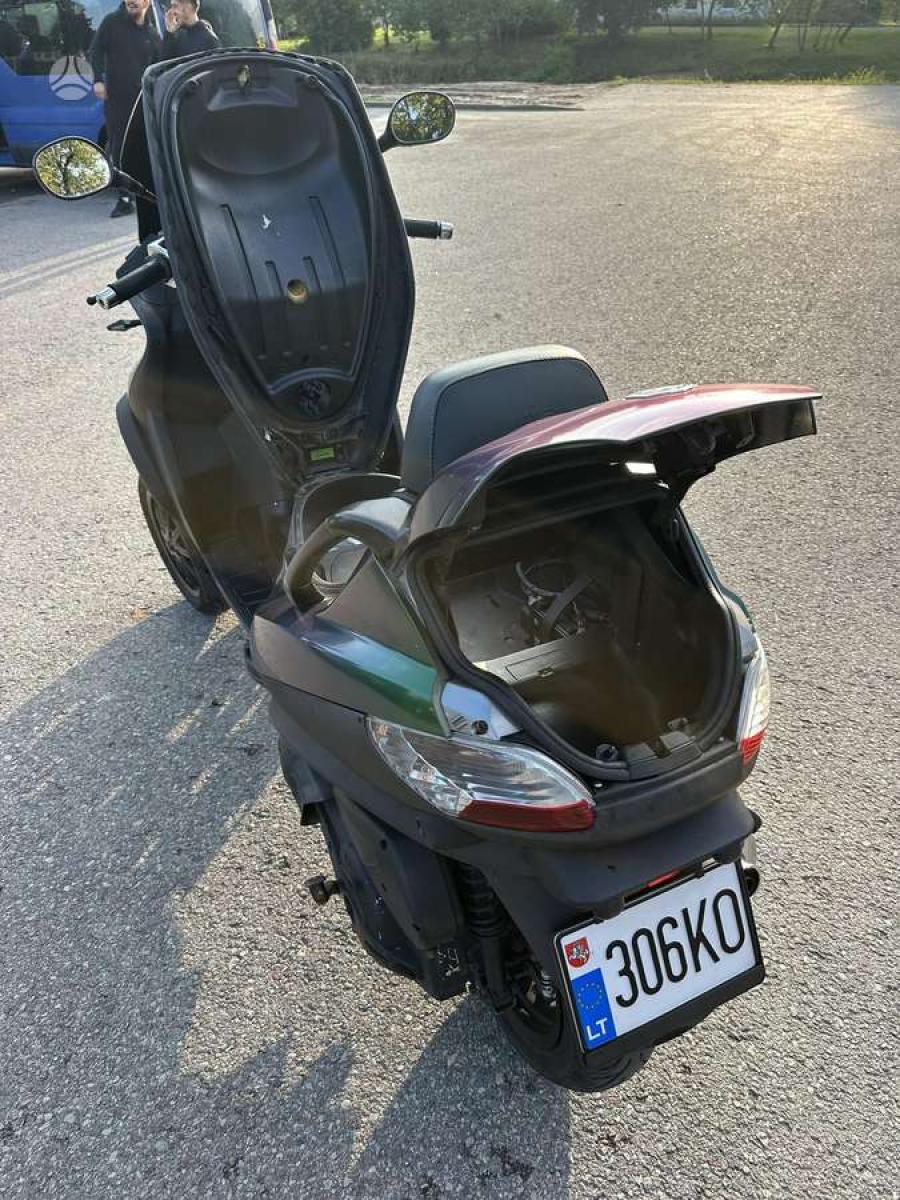 Piaggio MP3 2009 в Каунас, объемом двигателя 0.40 л и пробегом 49 тыс. км за 1800 €, фото 9 на AUTOMOTO.COM.LV
