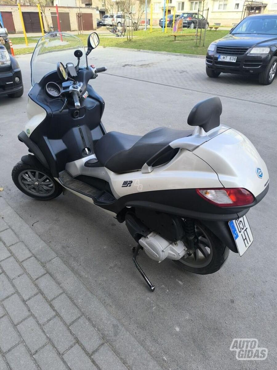 Piaggio MP3 2010 Šauļi, ar dzinēja tilpumu 0.13 L un nobraukumu 5 tūkst. km par 1050 €, foto 3 vietnē AUTOMOTO.COM.LV