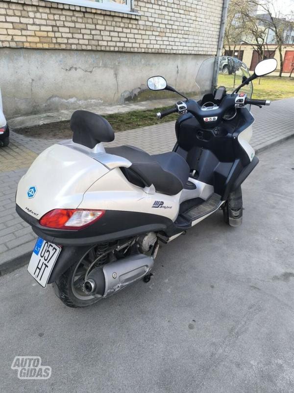 Piaggio MP3 2010 Šauļi, ar dzinēja tilpumu 0.13 L un nobraukumu 5 tūkst. km par 1050 €, foto 3 vietnē AUTOMOTO.COM.LV