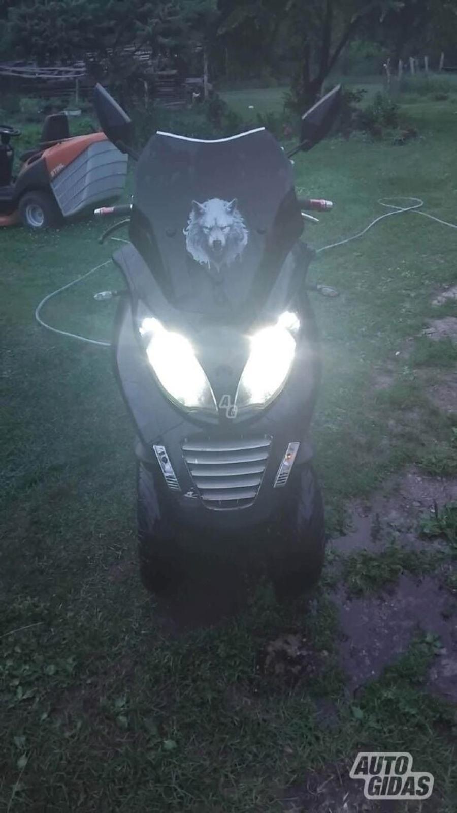 Piaggio MP3 2010 in Varena, with an engine capacity of 0.13 L and mileage of 0 thousand km for 650 €, photo 1 on AUTOMOTO.COM.LV