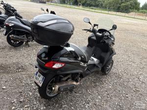 Piaggio MP3 2010 Kelmė, ar dzinēja tilpumu 0.40 L un nobraukumu 37 tūkst. km par 1030 €, foto 4 vietnē AUTOMOTO.COM.LV