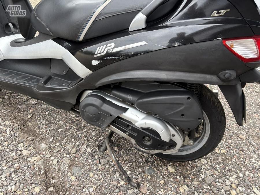 Piaggio MP3 2010 Kelmė, ar dzinēja tilpumu 0.40 L un nobraukumu 37 tūkst. km par 1030 €, foto 9 vietnē AUTOMOTO.COM.LV