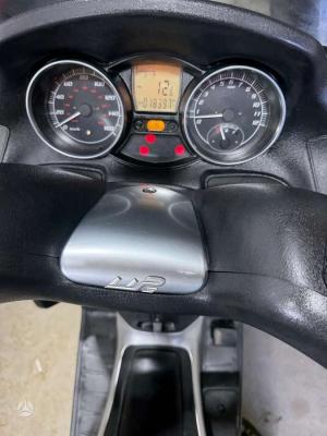 Piaggio MP3 2010 Tauragė, ar dzinēja tilpumu 0.25 L un nobraukumu 18 tūkst. km par 1250 €, foto 6 vietnē AUTOMOTO.COM.LV