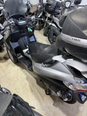 Piaggio MP3 2010 Tauragė, ar dzinēja tilpumu 0.25 L un nobraukumu 18 tūkst. km par 1250 €, foto 7 vietnē AUTOMOTO.COM.LV