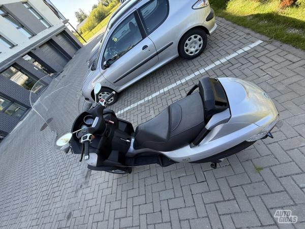 Piaggio MP3 2011 Panevēža, ar dzinēja tilpumu 0.13 L un nobraukumu 9 tūkst. km par 1250 €, foto 6 vietnē AUTOMOTO.COM.LV