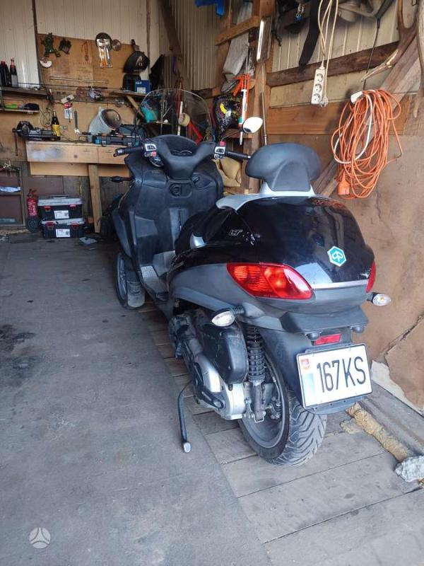 Piaggio MP3 2011 в Кедайняй, объемом двигателя 0.40 л и пробегом 51 тыс. км за 1800 €, фото 2 на AUTOMOTO.COM.LV