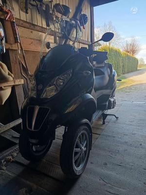 Piaggio MP3 2011 Kėdainiai, ar dzinēja tilpumu 0.40 L un nobraukumu 51 tūkst. km par 1800 €, foto 4 vietnē AUTOMOTO.COM.LV
