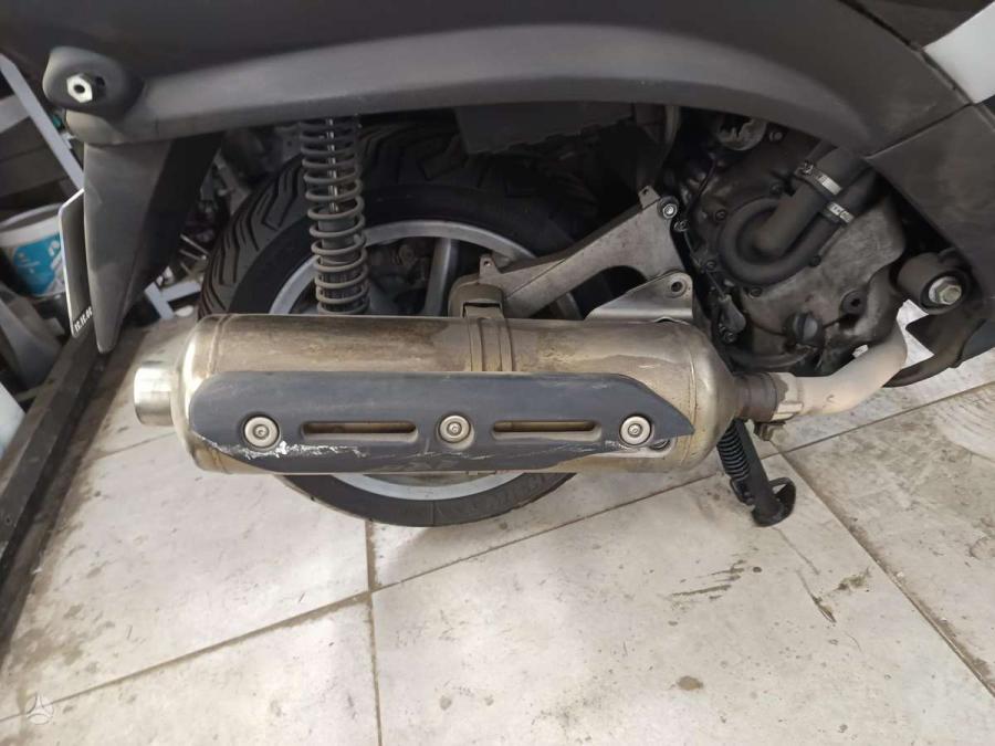 Piaggio MP3 2011 in Vilnius, with an engine capacity of 0.40 L and mileage of 0 thousand km for 500 €, photo 6 on AUTOMOTO.COM.LV
