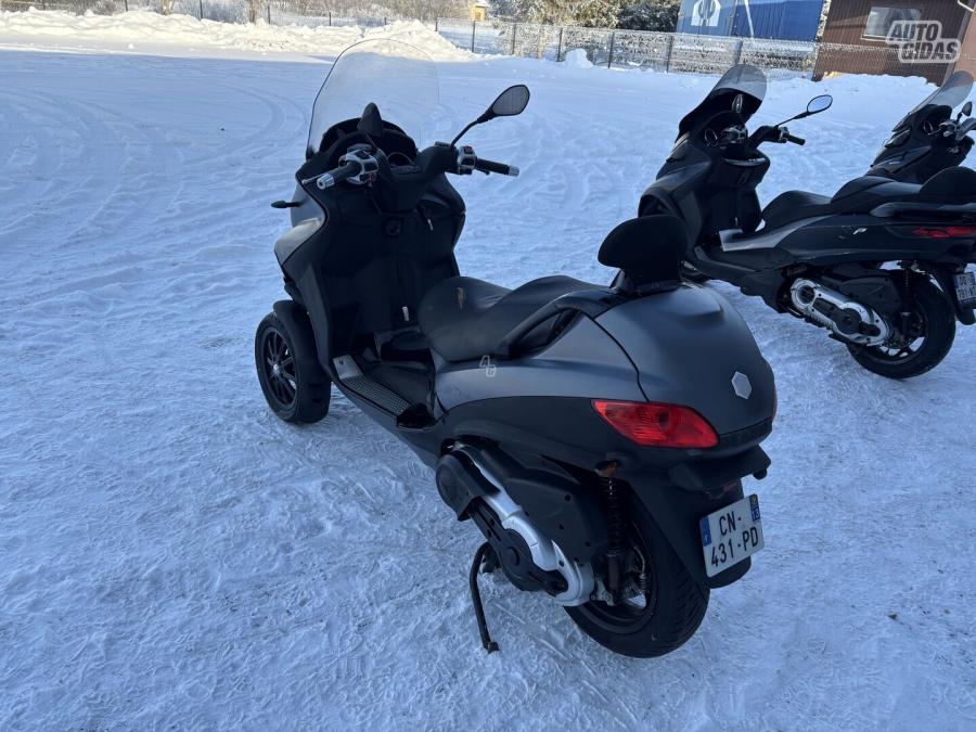 Piaggio MP3 2012 Kelmė, ar dzinēja tilpumu 0.50 L un nobraukumu 75 tūkst. km par 1130 €, foto 4 vietnē AUTOMOTO.COM.LV