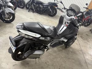 Piaggio MP3 2012 Kelmė, ar dzinēja tilpumu 0.30 L un nobraukumu 50 tūkst. km par 675 €, foto 3 vietnē AUTOMOTO.COM.LV
