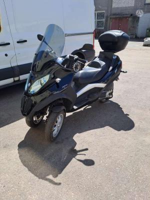 Piaggio MP3 2013 Viļņa, ar dzinēja tilpumu 0.30 L un nobraukumu 25 tūkst. km par 2500 €, foto  vietnē AUTOMOTO.COM.LV