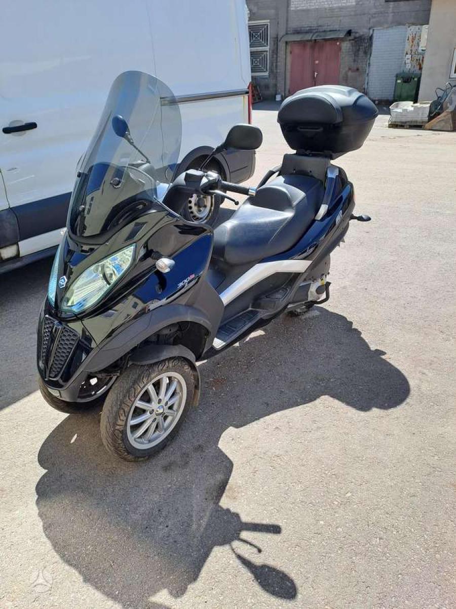Piaggio MP3 2013 Viļņa, ar dzinēja tilpumu 0.30 L un nobraukumu 25 tūkst. km par 2500 €, foto 3 vietnē AUTOMOTO.COM.LV