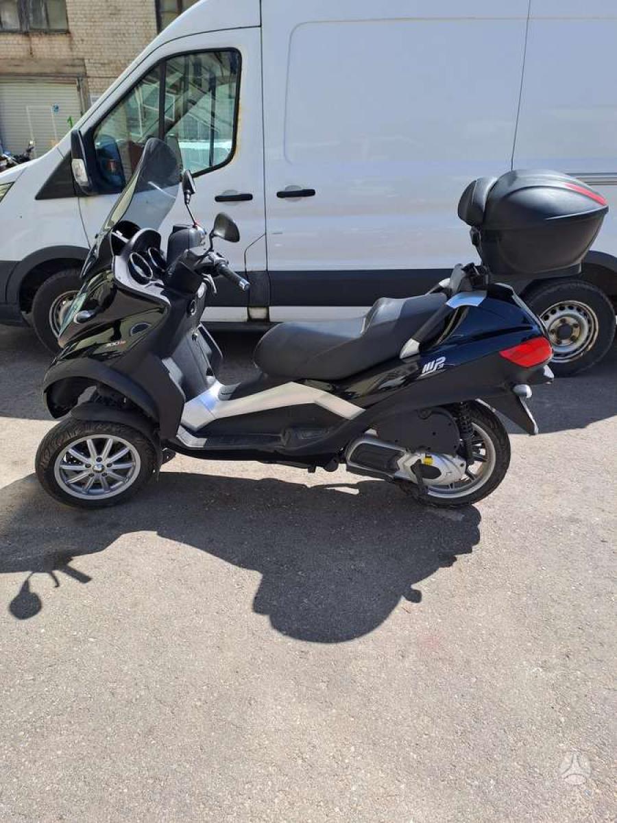 Piaggio MP3 2013 Viļņa, ar dzinēja tilpumu 0.30 L un nobraukumu 25 tūkst. km par 2500 €, foto 4 vietnē AUTOMOTO.COM.LV