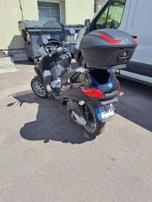 Piaggio MP3 2013 Viļņa, ar dzinēja tilpumu 0.30 L un nobraukumu 25 tūkst. km par 2500 €, foto 6 vietnē AUTOMOTO.COM.LV