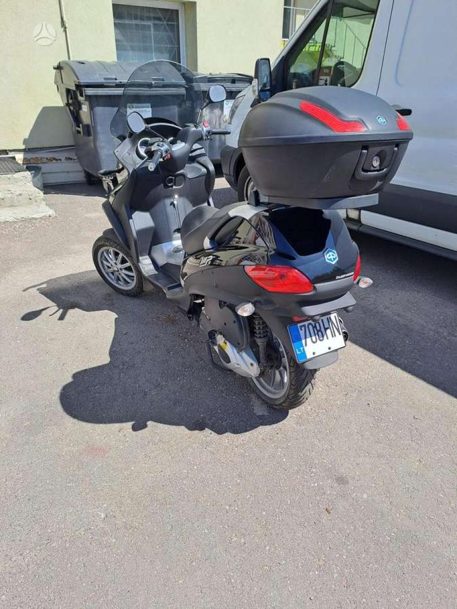 Piaggio MP3 2013 Viļņa, ar dzinēja tilpumu 0.30 L un nobraukumu 25 tūkst. km par 2500 €, foto 6 vietnē AUTOMOTO.COM.LV